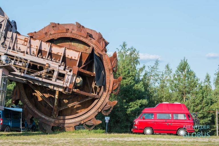 Ferropolis Camping und Events: Vanlife, Festivals und Stadt aus Eisen ...